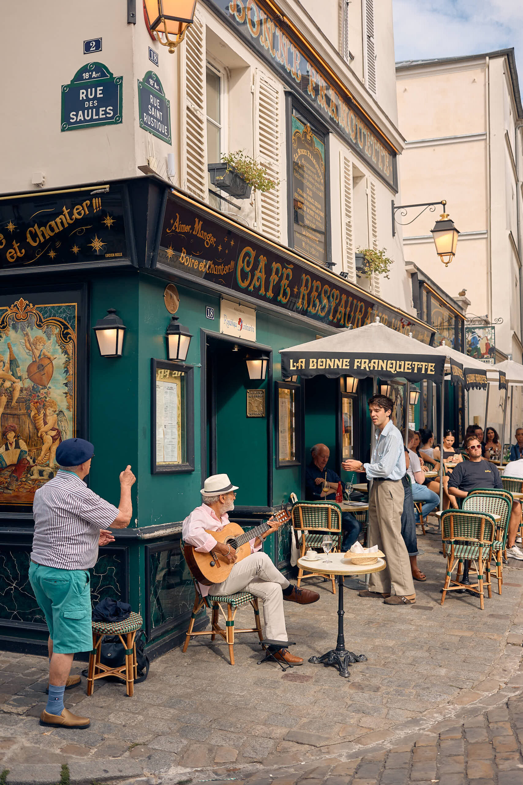 The Ultimate Guide to Eating & Drinking in Montmartre - From a
